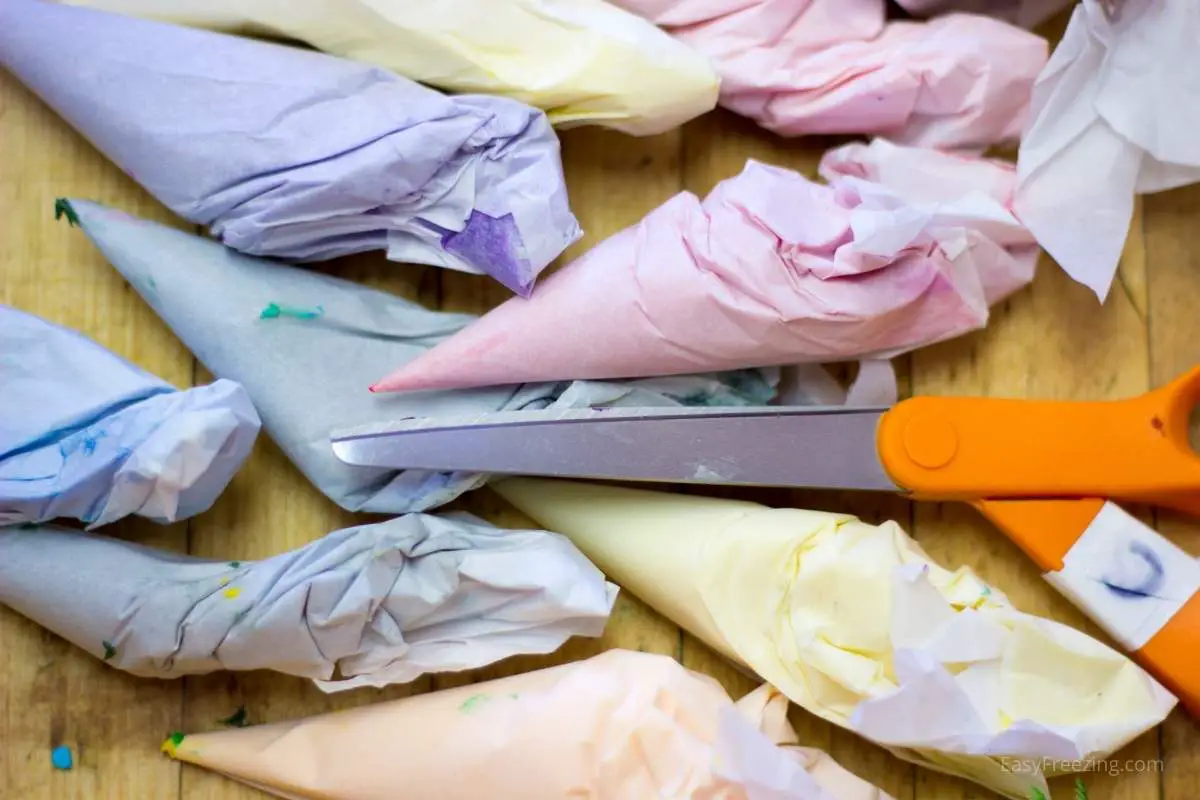 How To Freeze Icing and Frosting (Quick & Easy Guide) - Easy Freezing